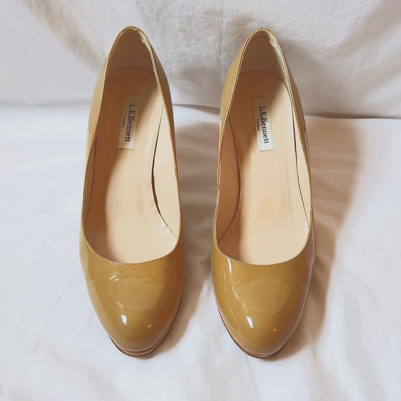LK Bennett | Shoes | Lkbennett London Patent Leather Pump Taupe Sz 9m ...